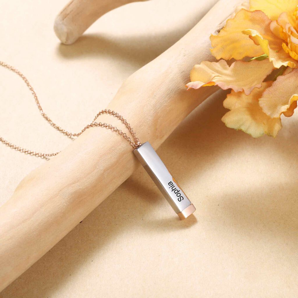 Hidden Message Necklace [Secret Message Engraved] | FARUZO