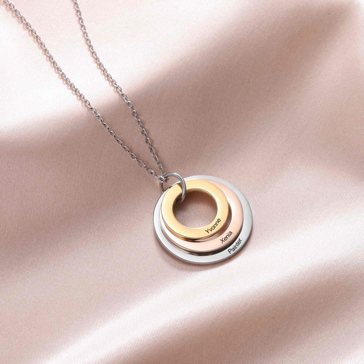 Personalized Mom Necklace - Engraved Necklace for Mom [2-3] | FARUZO